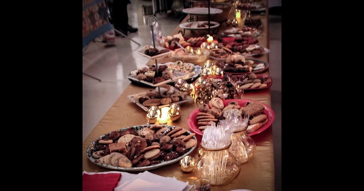 Holiday 'Sip & Bake' Social Night
